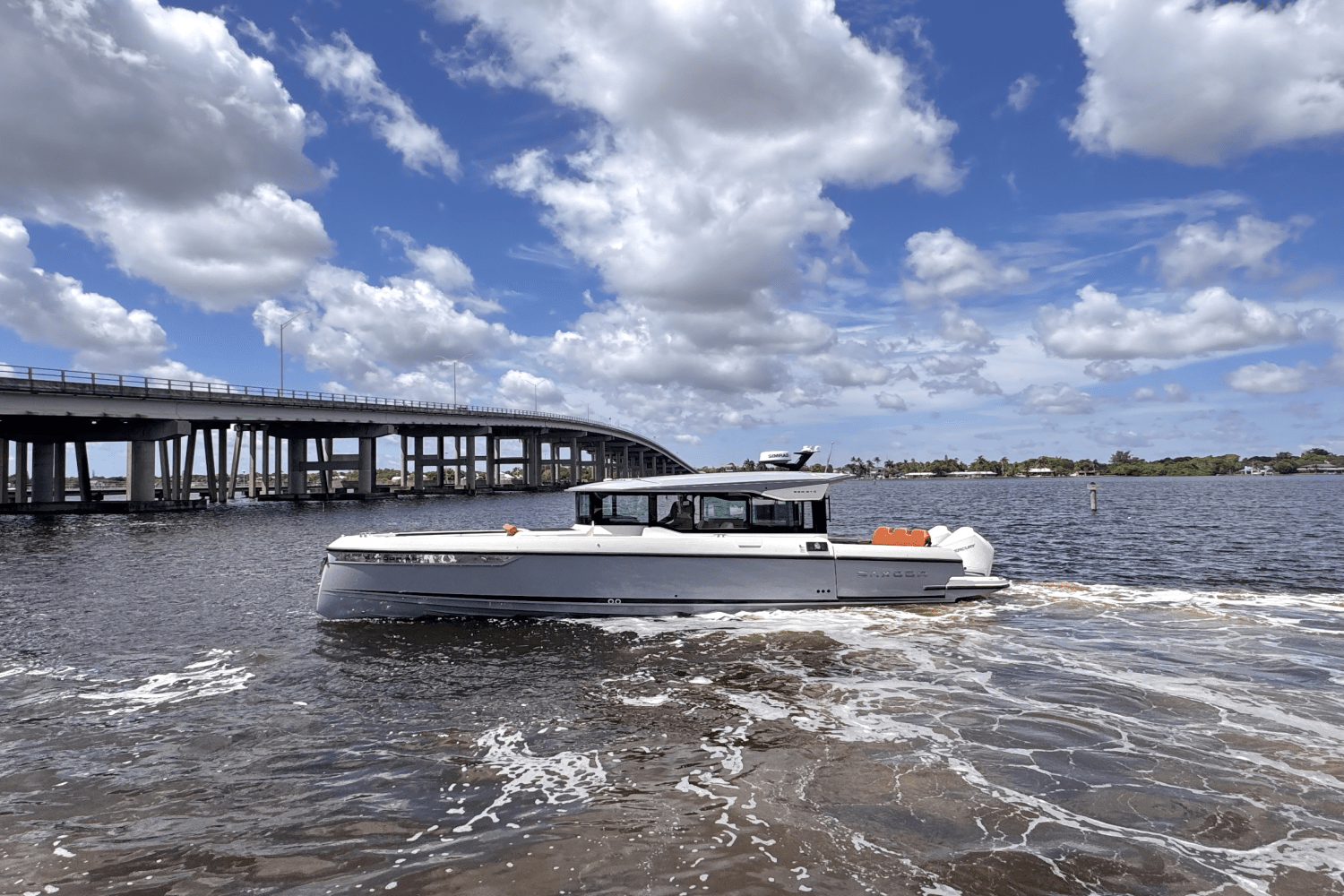 2025 Saxdor 320 GTC – MarineMax