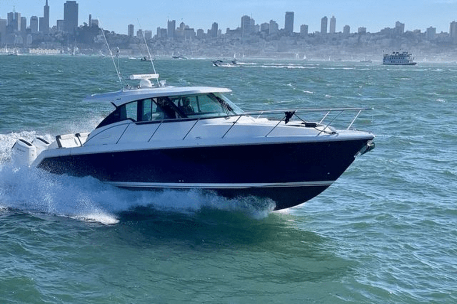 2022 Tiara Yachts 43LE – MarineMax